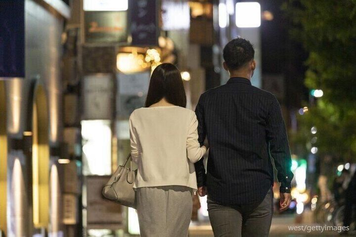 なぜ夫以外の男性に惹かれてしまうのか?不倫をくり返す妻たちの告白 サンキュ!