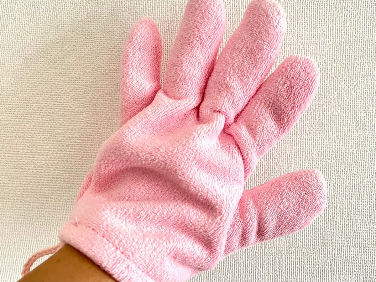 【ダイソー】ドライヤーを時短できる110円のヘアドライ手袋を正直レビュー サンキュ!